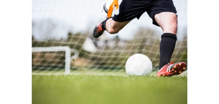 How to Punt a Soccer Ball (Complete 7-Step Guide)