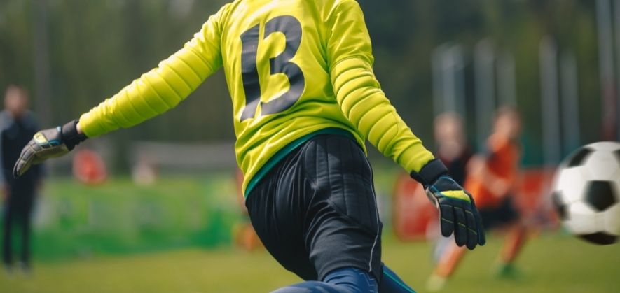 How to Punt a Soccer Ball (Complete 7-Step Guide)